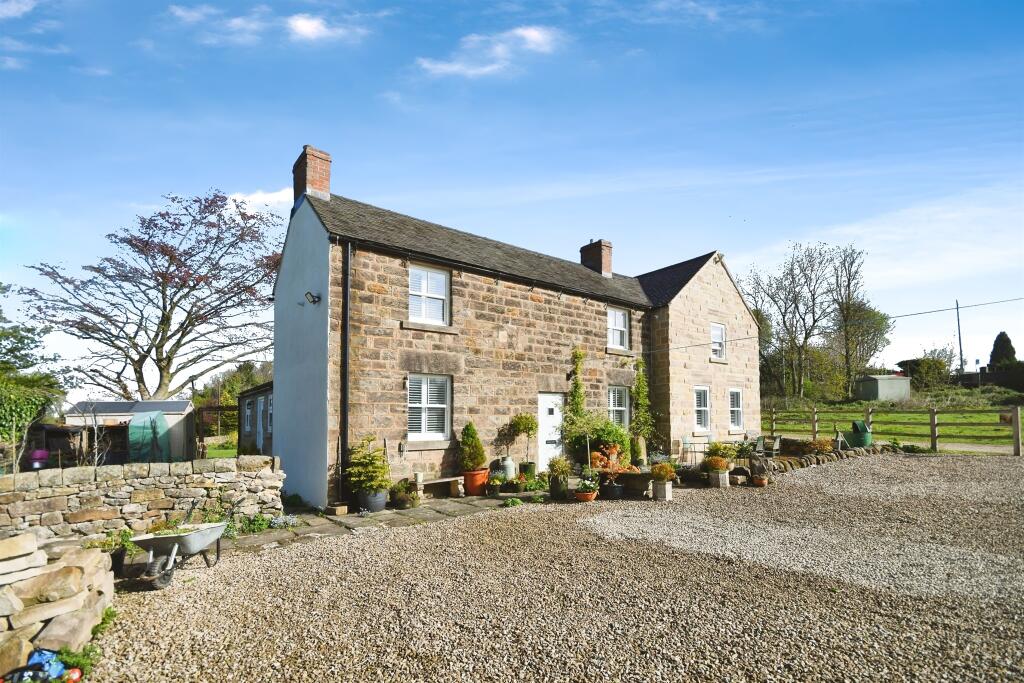 5 bedroom detached house for sale in The Fields, Crich, Matlock, DE4