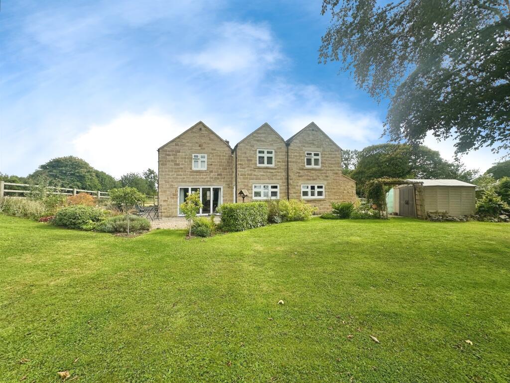 5 bedroom detached house for sale in The Fields, Crich, Matlock, DE4