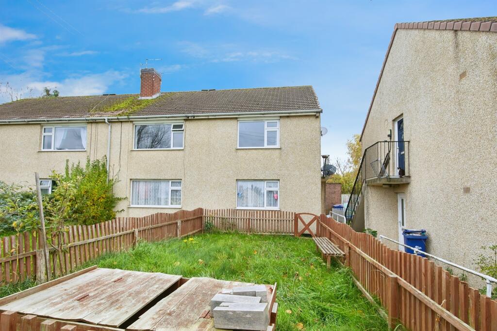 2 bedroom maisonette for sale in Manor Crescent, Burton-On-Trent, DE15