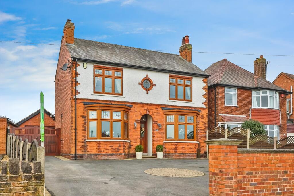 4 bedroom detached house for sale in Hassock Lane South, Shipley ...