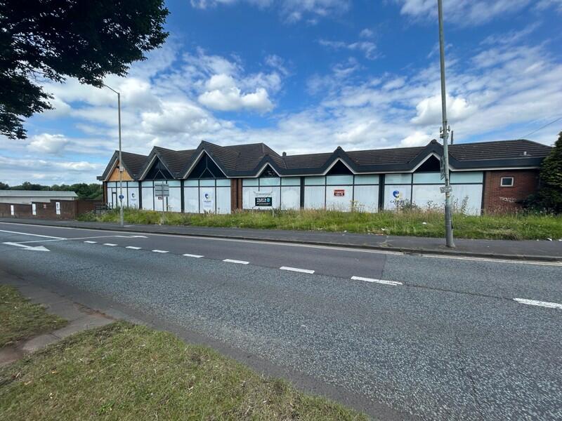 Showroom for sale in Former Land Rover Dealership, Stafford Street ...