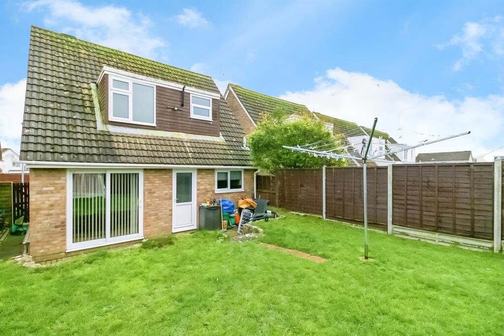 3 bedroom detached house for sale in Pembroke Place, Boverton, Llantwit ...