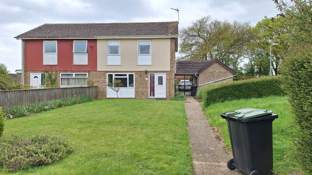 3 bedroom semi-detached house for rent in Quinton Road, IP6