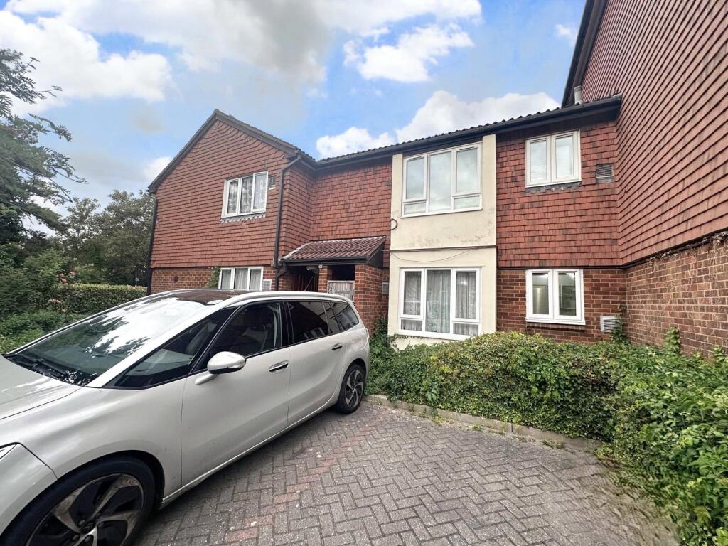 Studio apartment for rent in Brendon Close, Hayes, Greater London, UB3