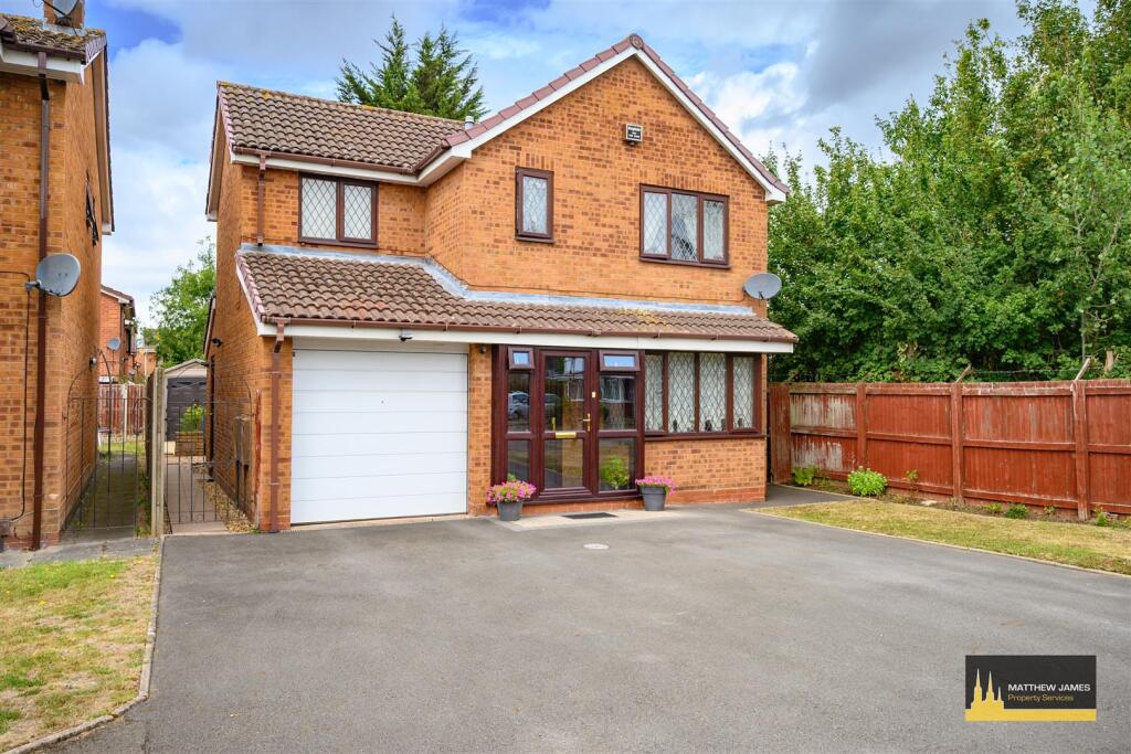 3 bedroom detached house for sale in Farlow Close, Upper Stoke ...