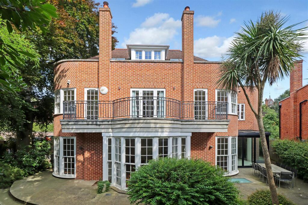 6 bedroom detached house for sale in Netherhall Gardens, London, NW3