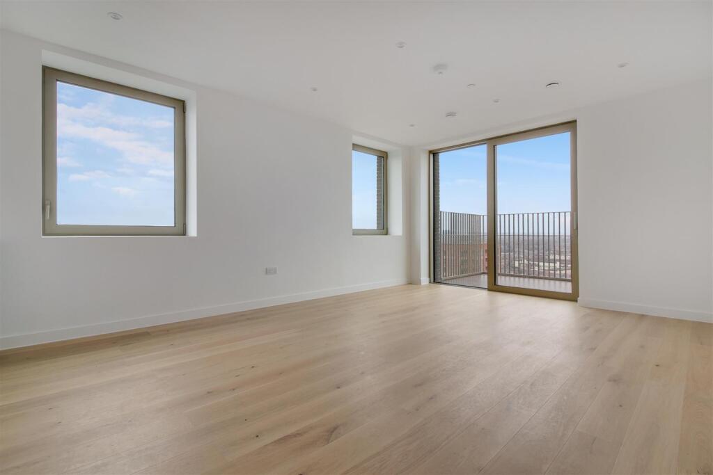 2 bedroom apartment for rent in Station Road, Tottenham Hale, N17