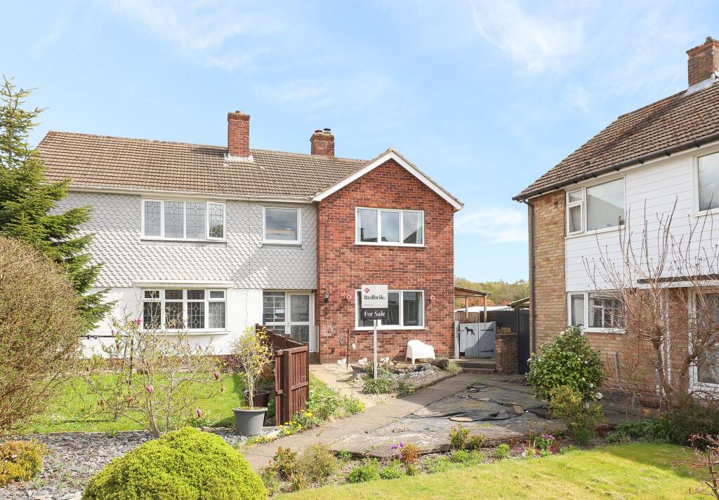 3 bedroom semi-detached house for sale in Shap Close, Chesterfield, S40