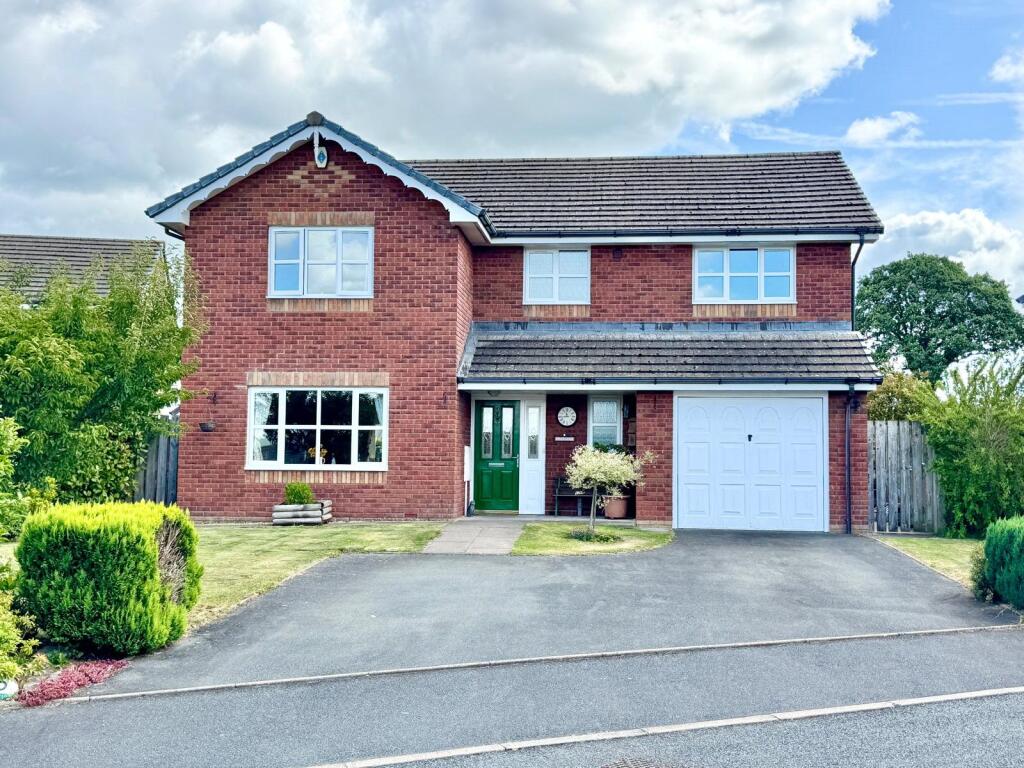 4 bedroom detached house for sale in Disserth View, Howey, Llandrindod ...