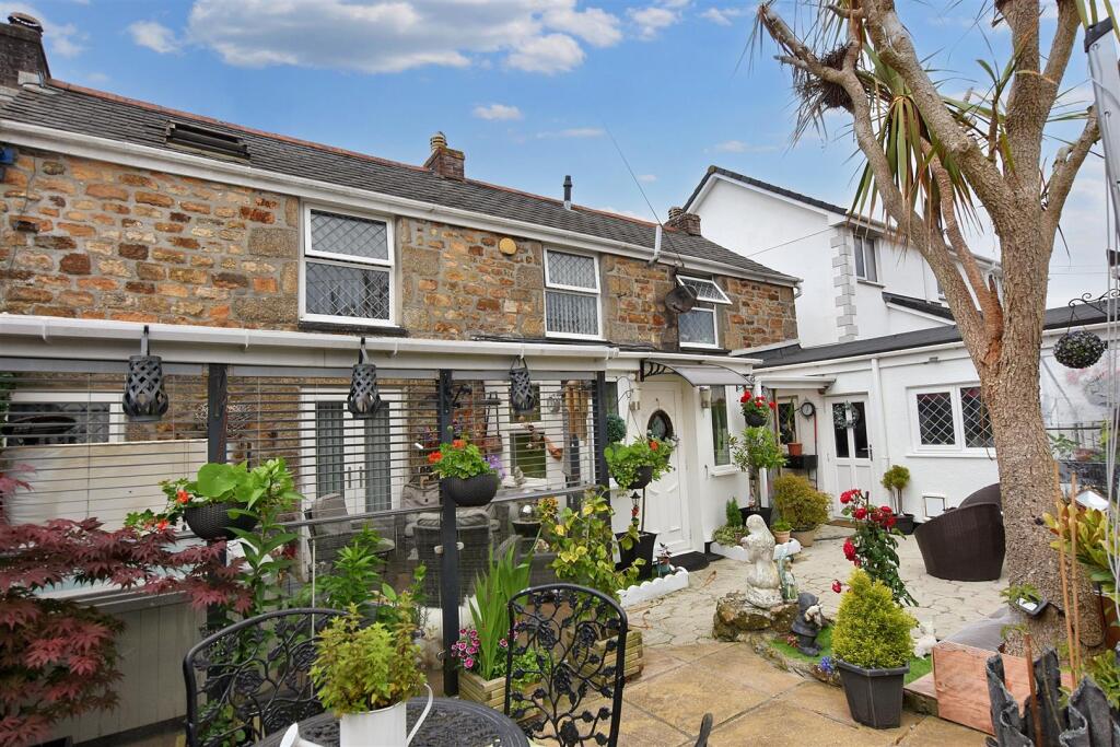 3 bedroom end of terrace house for sale in North Street, Redruth, TR15