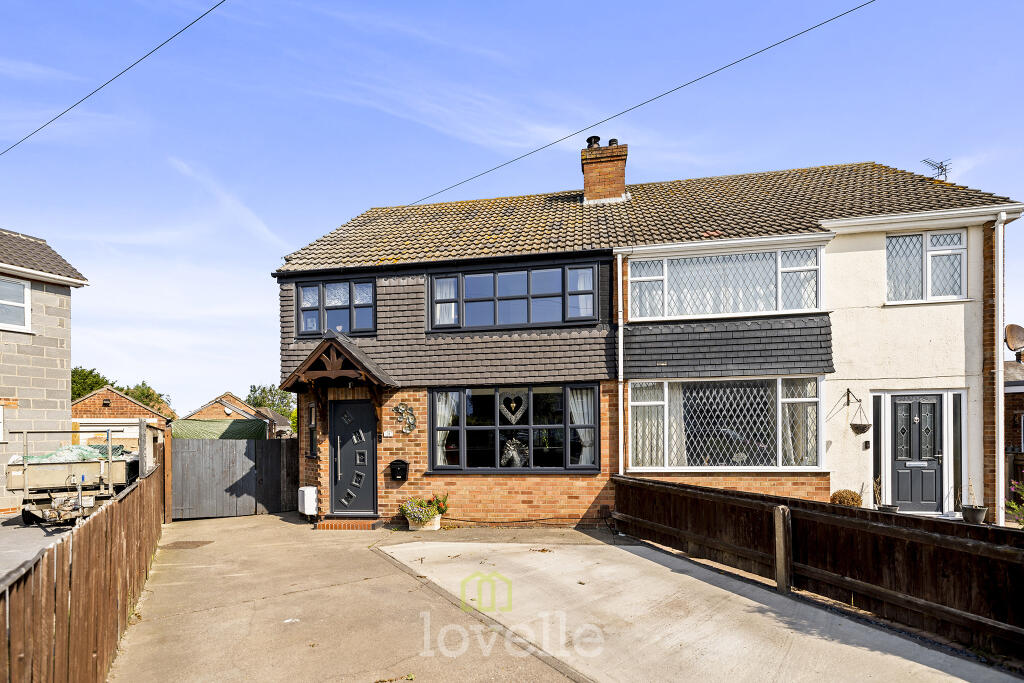 4 bedroom semi-detached house for sale in Hurst Lea Drive, Humberston, DN36