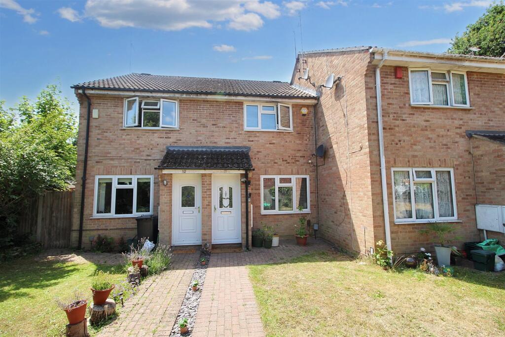 2 bedroom terraced house for sale in Warbreck Drive, Tilehurst, Reading ...