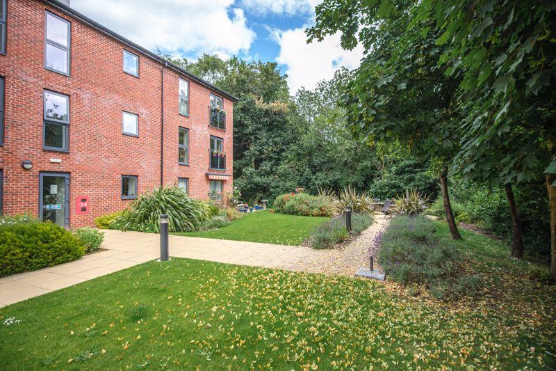 2 bedroom flat for sale in Thorneycroft, Wood Road, Wolverhampton, WV6