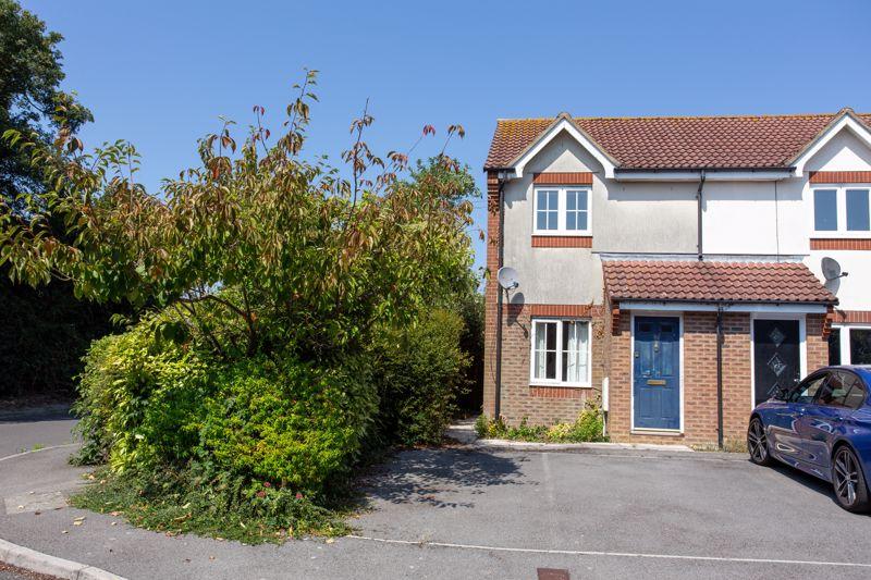 2 Bedroom End Of Terrace House For Sale In Bramley Gardens Emsworth Po10
