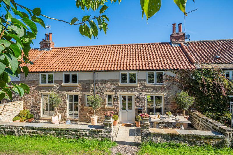 2 bedroom character property for sale in 5 Plompton Square, Plompton ...