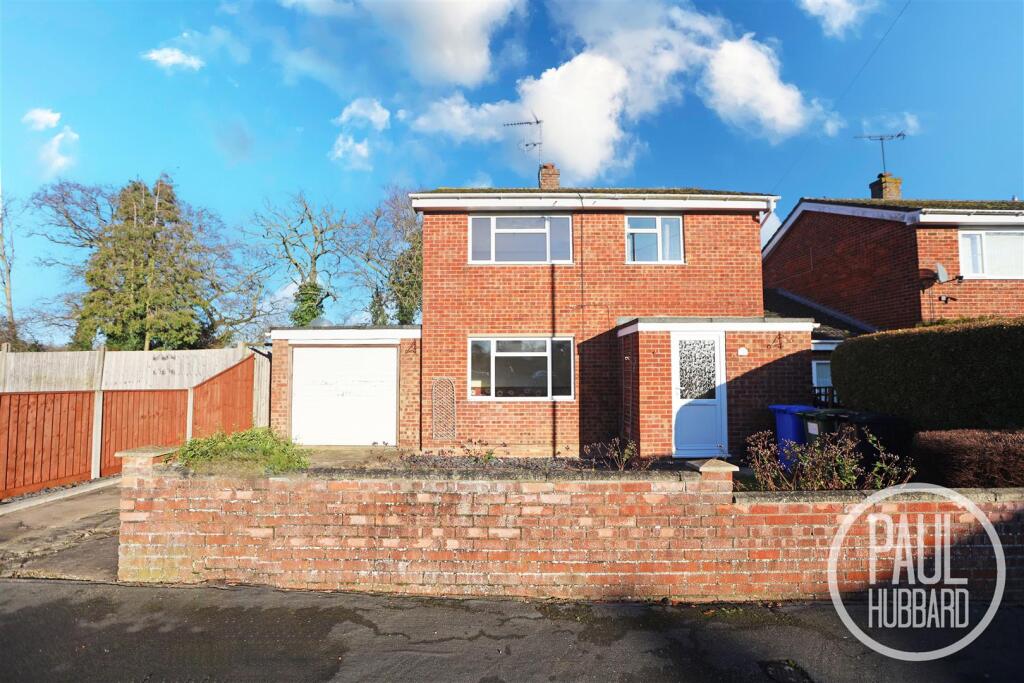 3 bedroom detached house for sale in Pinewood Gardens, North Cove ...