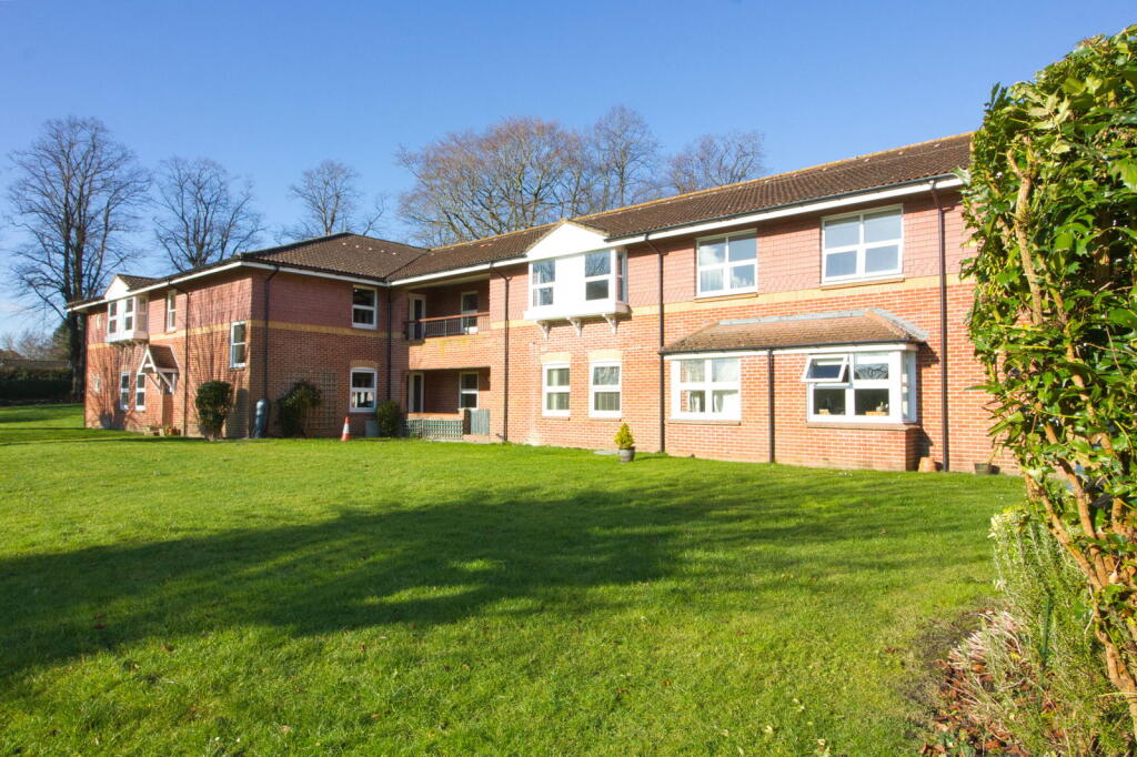 2 bedroom flat for sale in The Croft, Devizes, Wiltshire, SN10 3BJ, SN10