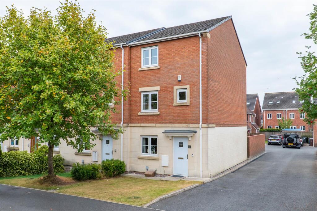 3 bedroom end of terrace house for sale in Main Street, Buckshaw ...