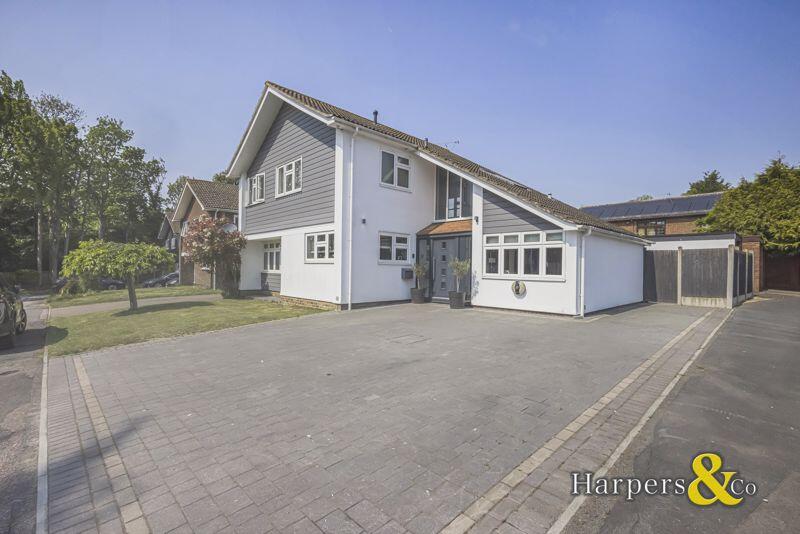 4 bedroom detached house for sale in Fairlight Cross, Longfield, DA3