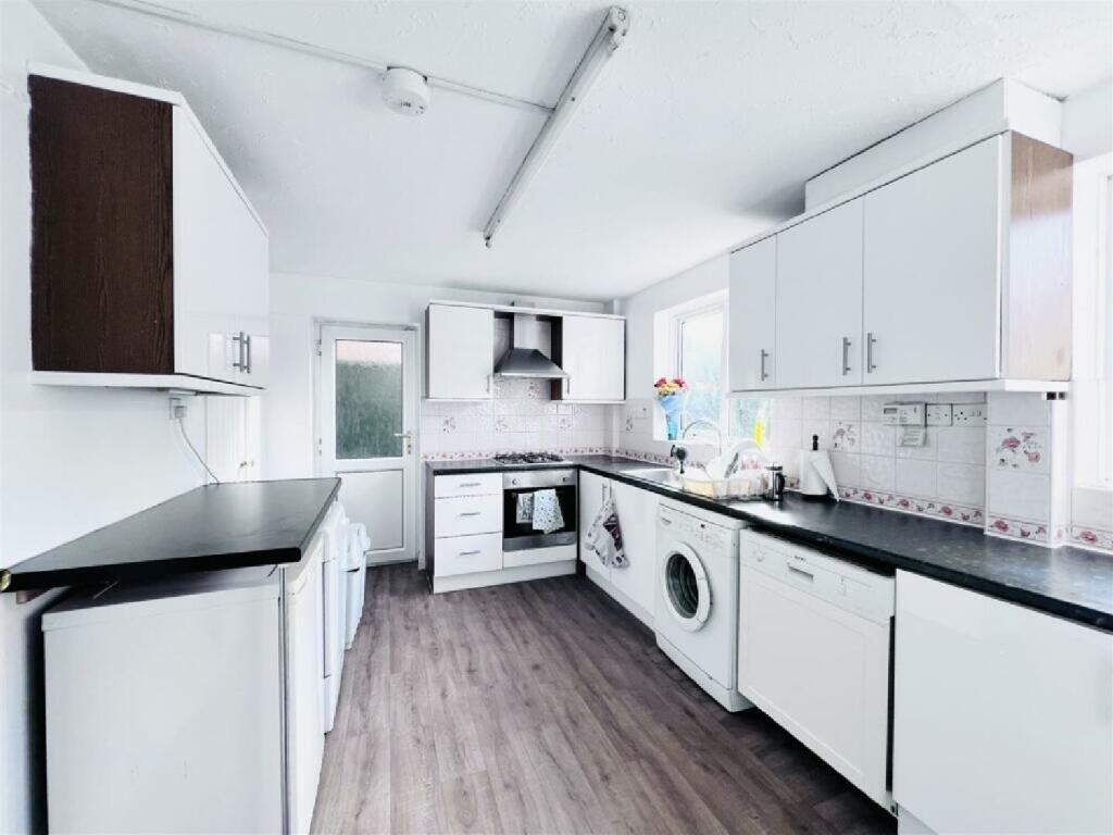 7 bedroom flat for rent in Ingham Grove, Lenton, Nottingham ...