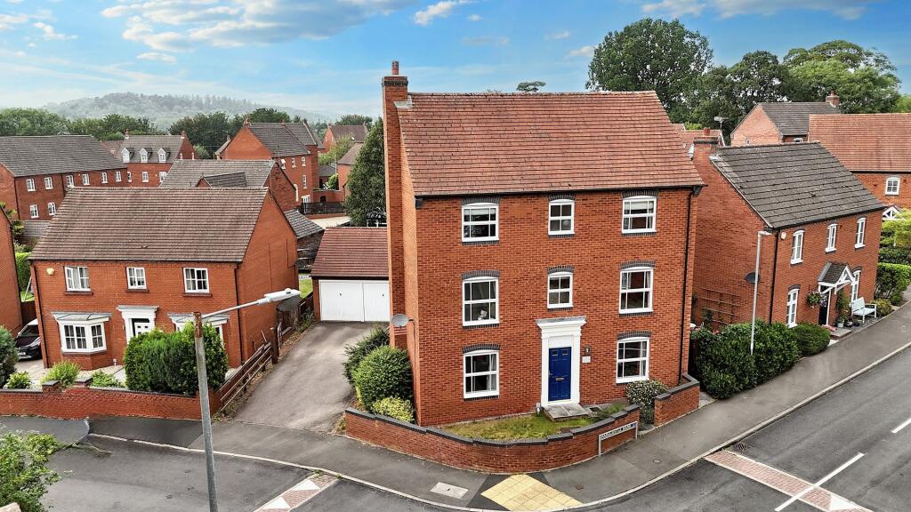 5 bedroom detached house for sale in Harecastle Bank, Stone, ST15