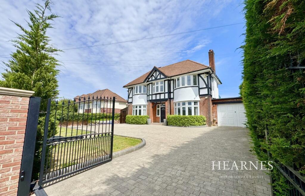 5 bedroom detached house for sale in Littledown Drive, Littledown ...