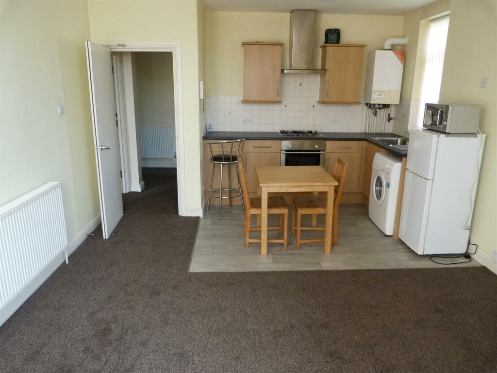 1 bedroom flat for rent in Newport Road, Roath, CF24