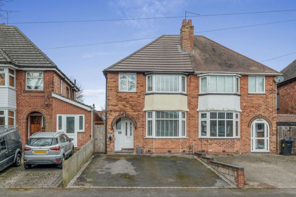 3 bedroom semi-detached house for sale in Mavis Road, Birmingham, B31