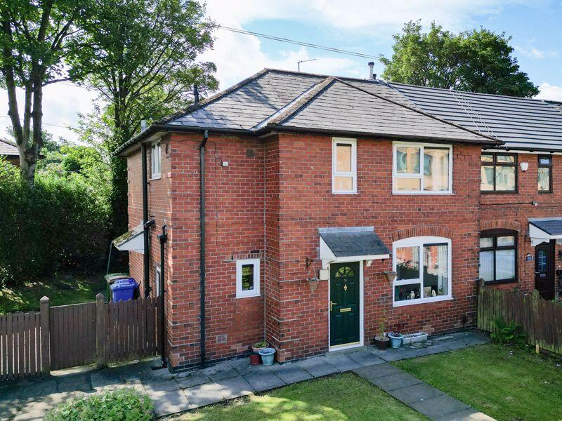 3 bedroom end of terrace house for sale in Stiups Lane, Rochdale, OL16