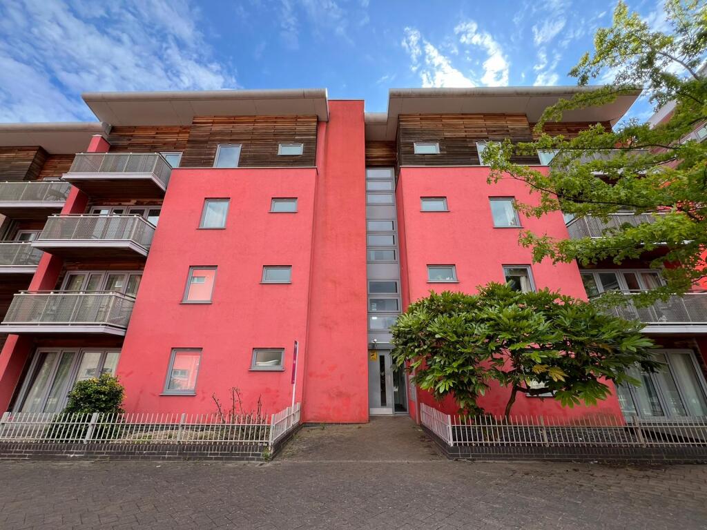 2 bedroom flat for sale in Cubitt Way, Oundle Road, Peterborough, PE2