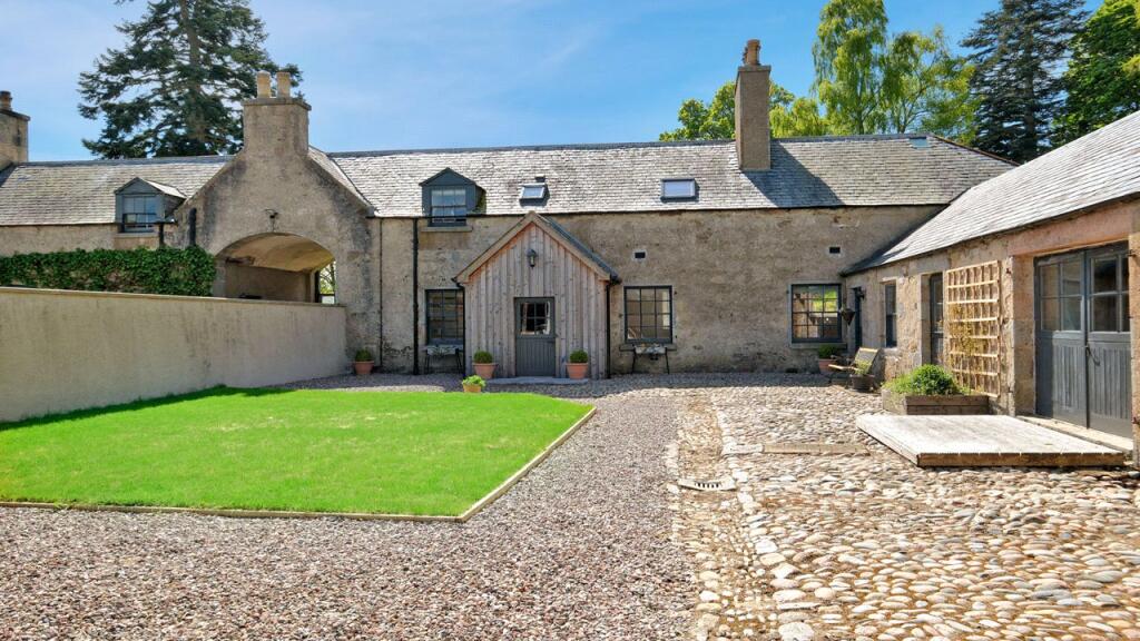 6 bedroom link detached house for sale in The Cottage Dess Home Farm ...