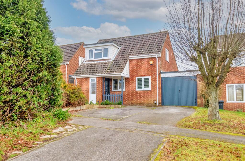 4 bedroom link detached house for sale in Havendale, Hedge End, SO30