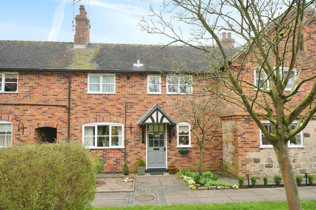 2 bedroom mews property for sale in Castle Mews, Melbourne, Derby, DE73