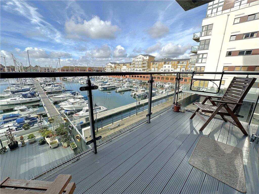2 bedroom apartment for sale in Midway Quay, Eastbourne, East Sussex, BN23
