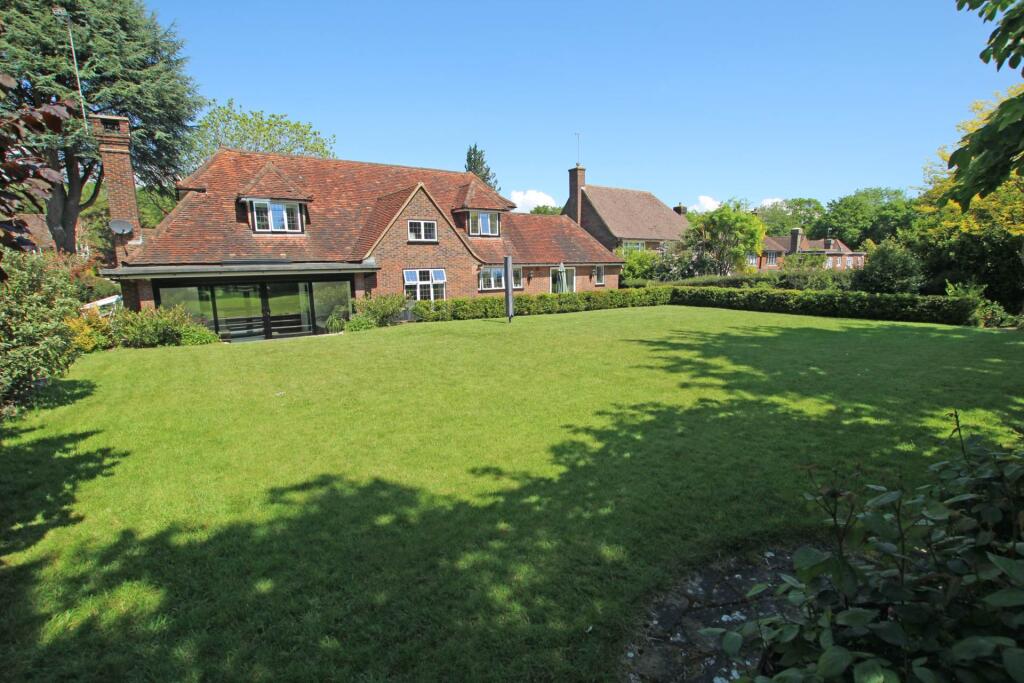 4 bedroom detached house for sale in Walnut Tree Walk, Eastbourne, BN20 ...