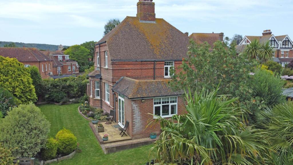 4 bedroom detached house for sale in Watts Lane, Eastbourne, BN21 2LL, BN21