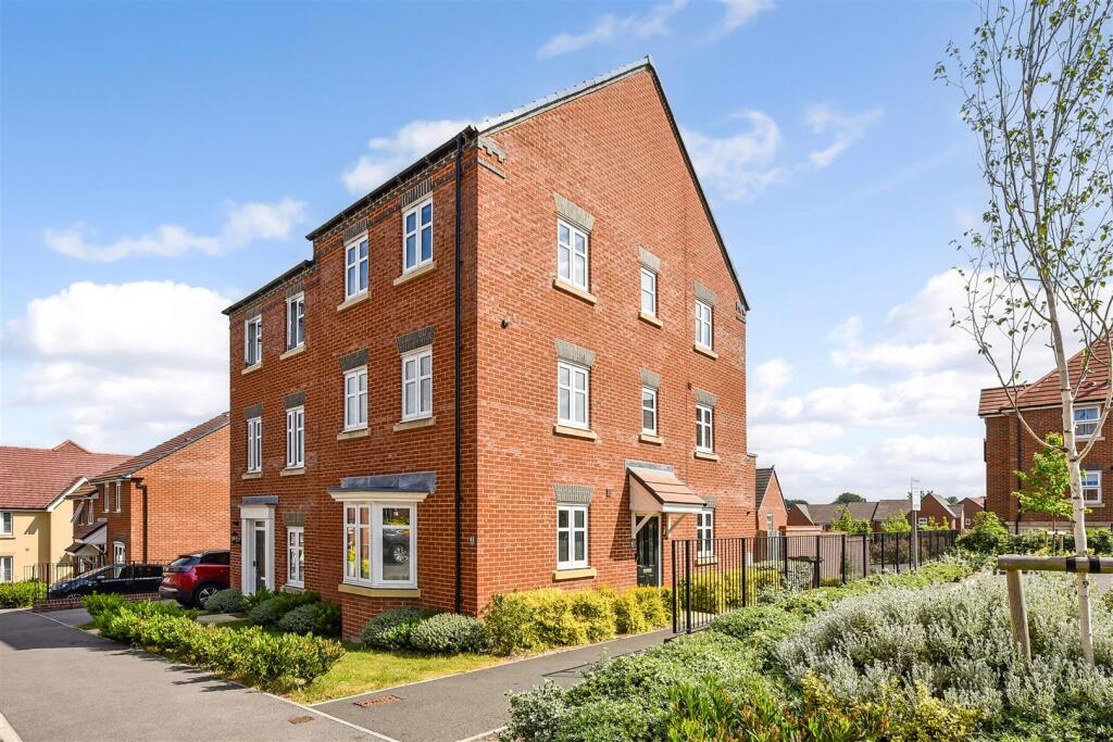 4 bedroom semi-detached house for sale in Locksbridge Road, Picket ...