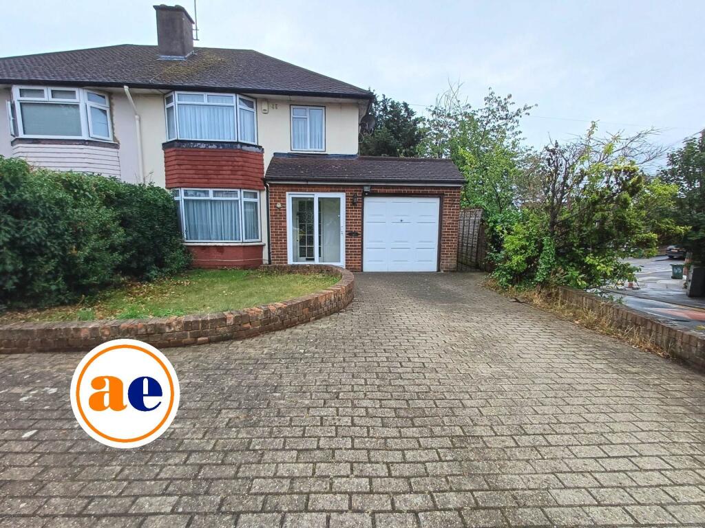 3 bedroom semi-detached house for sale in Elmstead Road, Erith, DA8