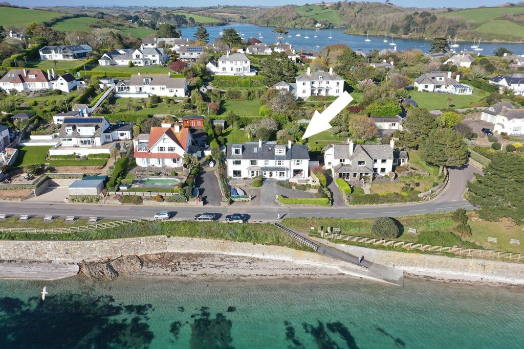 5 bedroom semi-detached house for sale in Tredenham Road, St Mawes, TR2