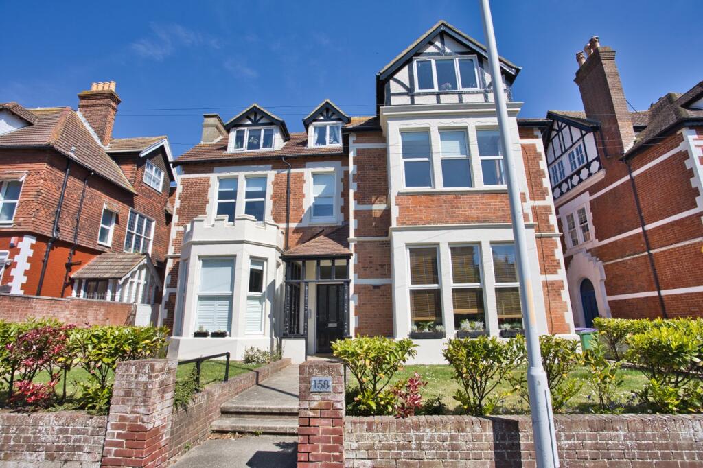 3 bedroom flat for sale in Sandgate Road, Folkestone, Kent, CT20