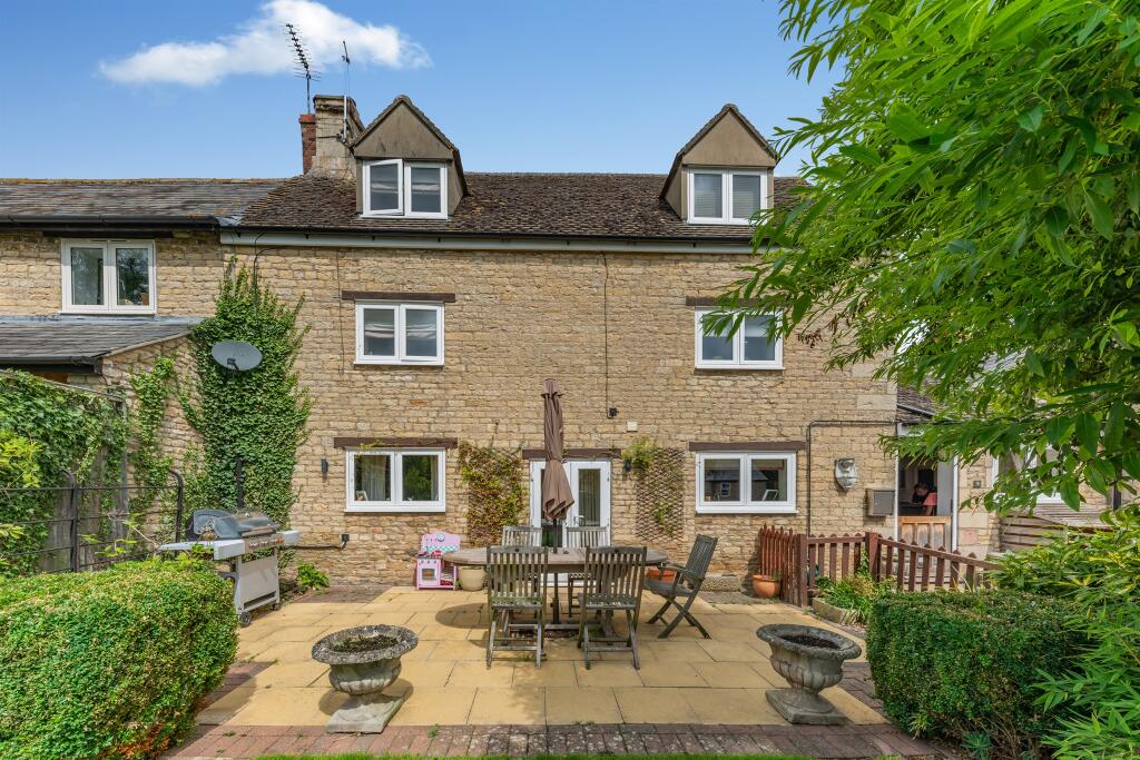 3 bedroom semi-detached house for sale in Tippings Lane, Barrowden ...