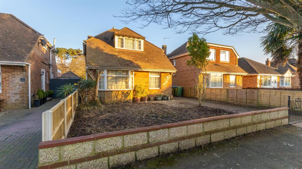 4 bedroom detached house for sale in Martin Avenue, Stubbington ...