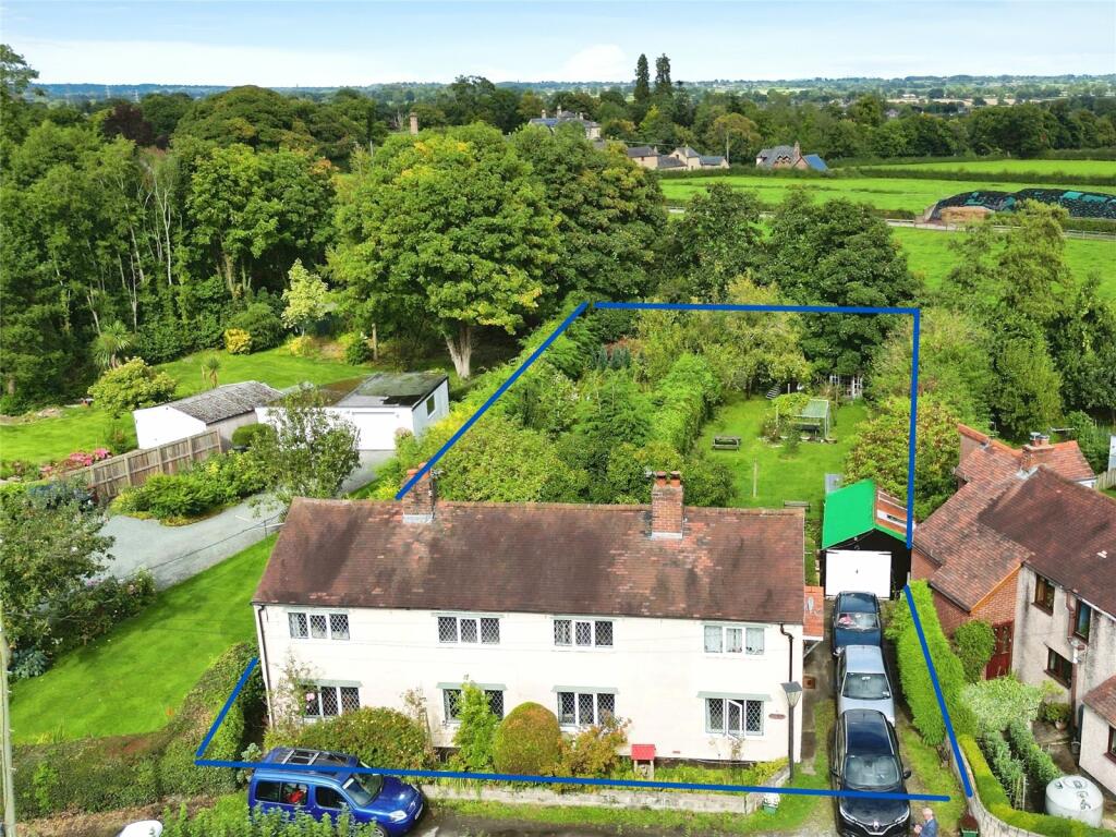 5 bedroom detached house for sale in Hengoed, Oswestry, Shropshire, SY10