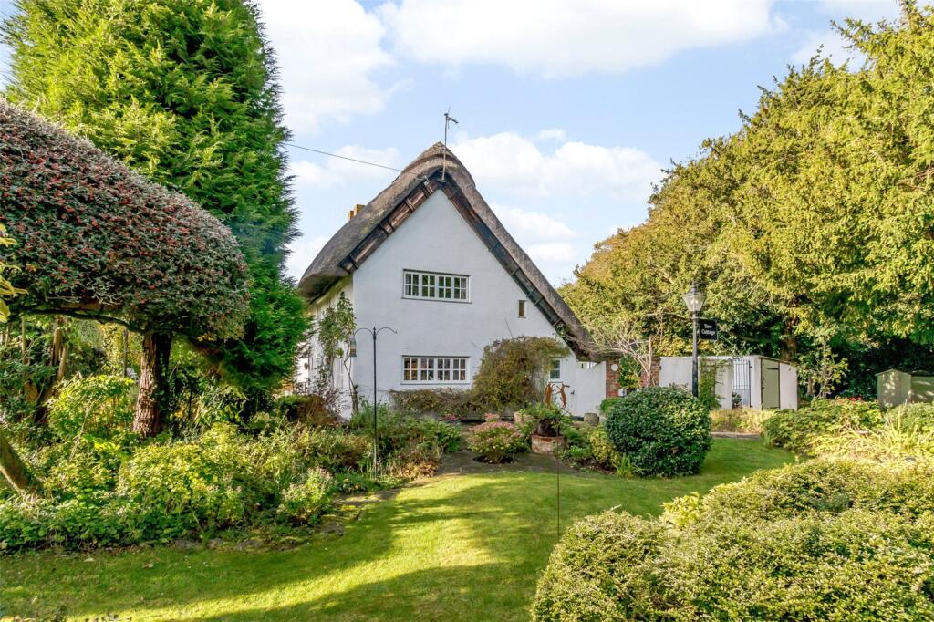 3 bedroom detached house for sale in Hartley Green, Hartley, Longfield ...