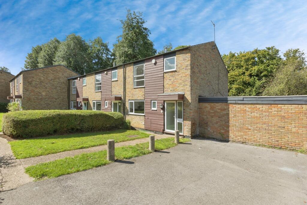 3 bedroom end of terrace house for sale in Millfield, New Ash Green ...