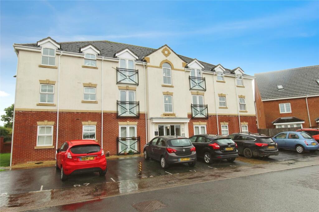 2 bedroom flat for sale in Avro Court, Hamble, Southampton, Hampshire, SO31