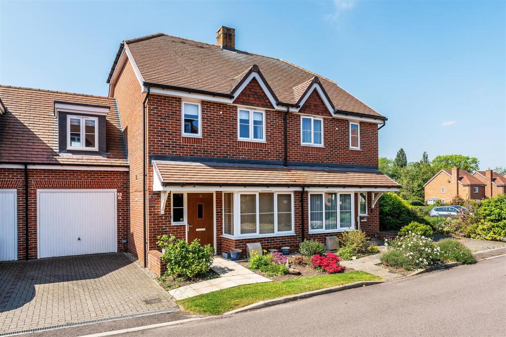 3 bedroom semi-detached house for sale in Hartfield Road, Leatherhead, KT22