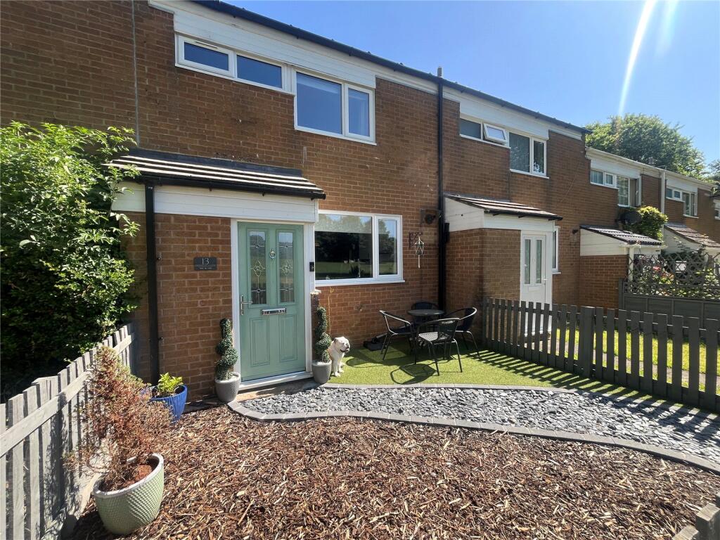 3 bedroom terraced house for sale in Derwent Close, DAVENTRY ...
