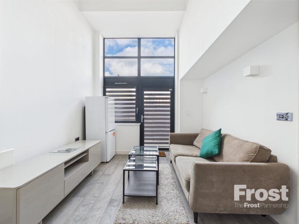 2 bedroom apartment for rent in Wellington Street, Slough, Berkshire, SL1