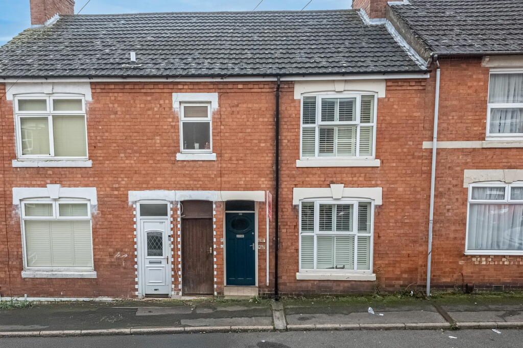 2 bedroom terraced house for sale in Princes Street, Kettering NN16